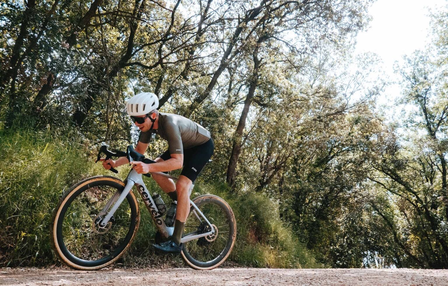 Test nieuw | Cervélo Áspero-5: een aero-gravelbike om door de lucht te ...