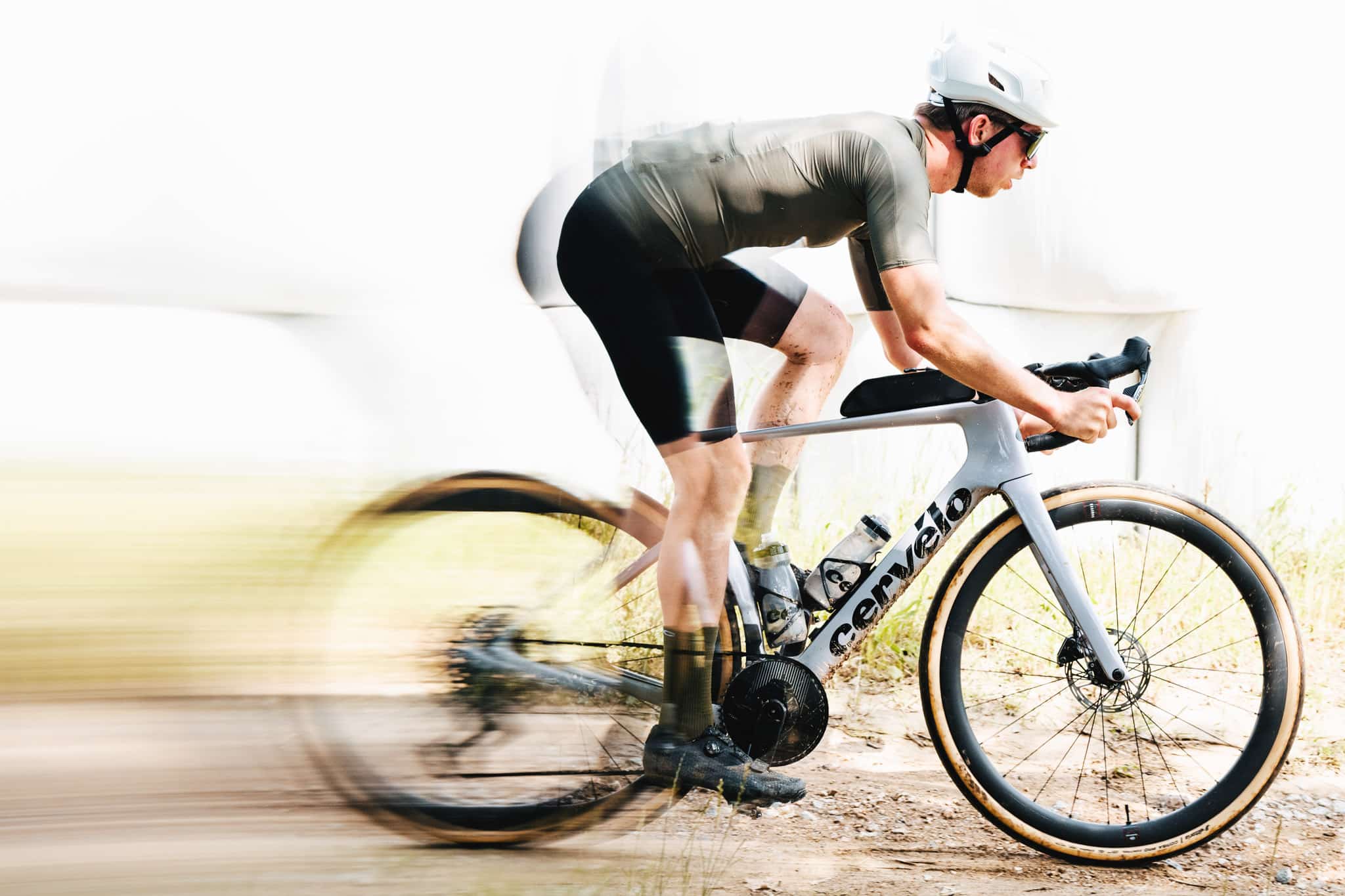 Test nieuw | Cervélo Áspero-5: een aero-gravelbike om door de lucht te ...